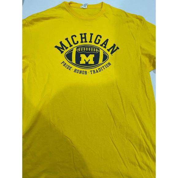 Delta | Shirts | Delta Michigan Pride Um Pht Tshirt Xl | Poshmark